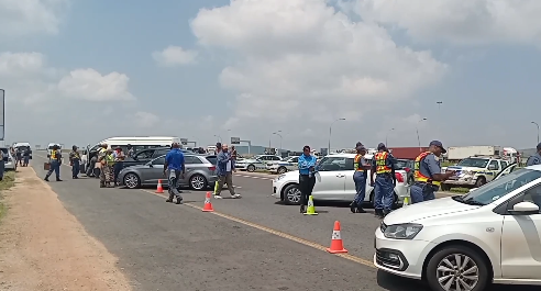 🚨 SA Police Arrest 18 Undocumented Migrants in N3 Roadblock Near ...